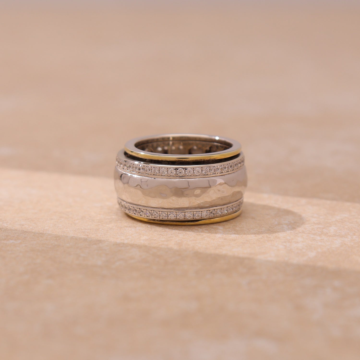 Bella Spinner Ring – Ideaure