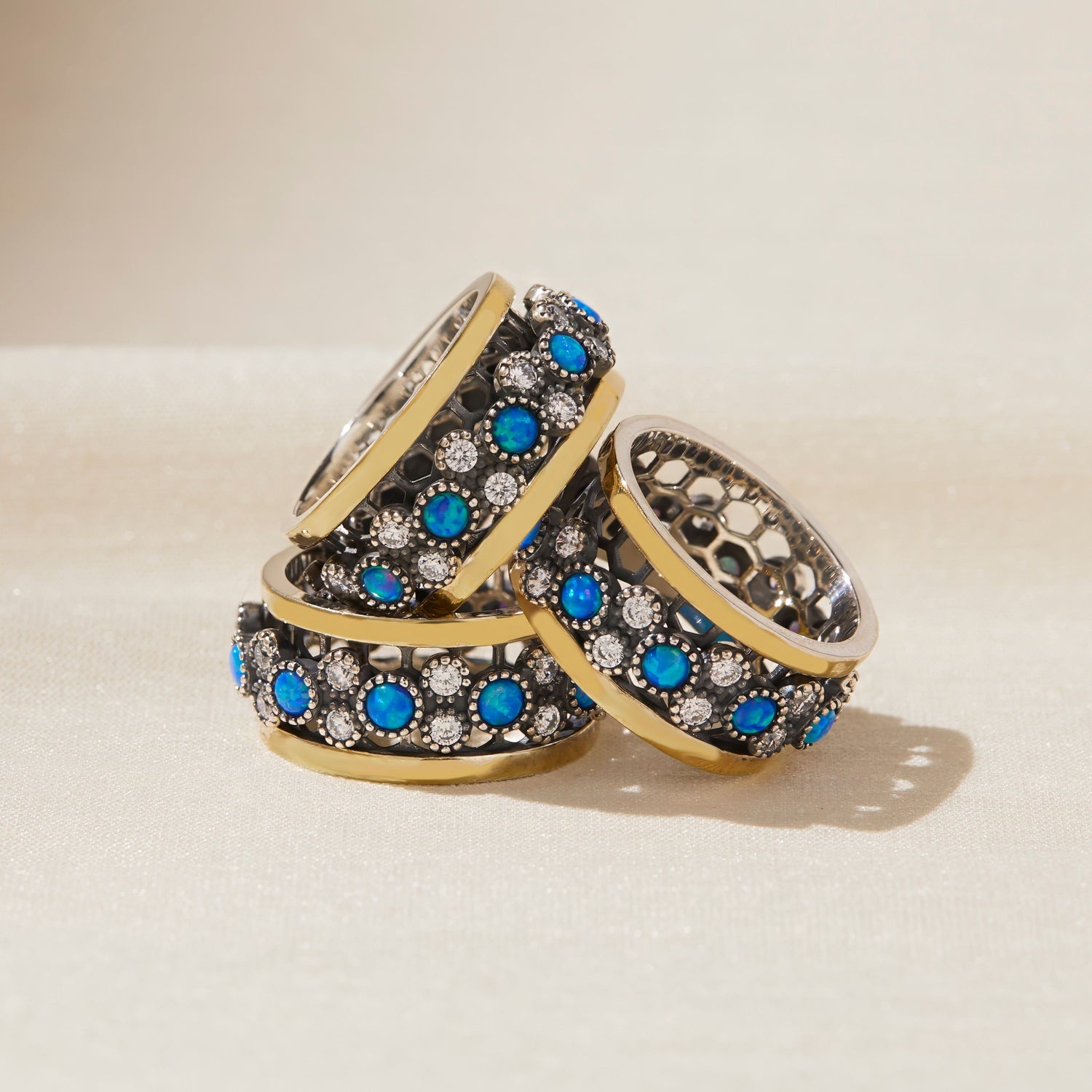 Carina Spinner Ring – Ideaure